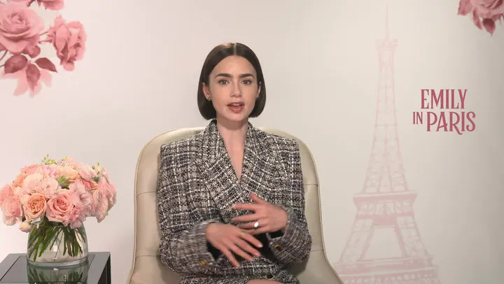 Interviews med Lily Collins om 'Emily in Paris' sæson 4 | Vi Elsker Serier
