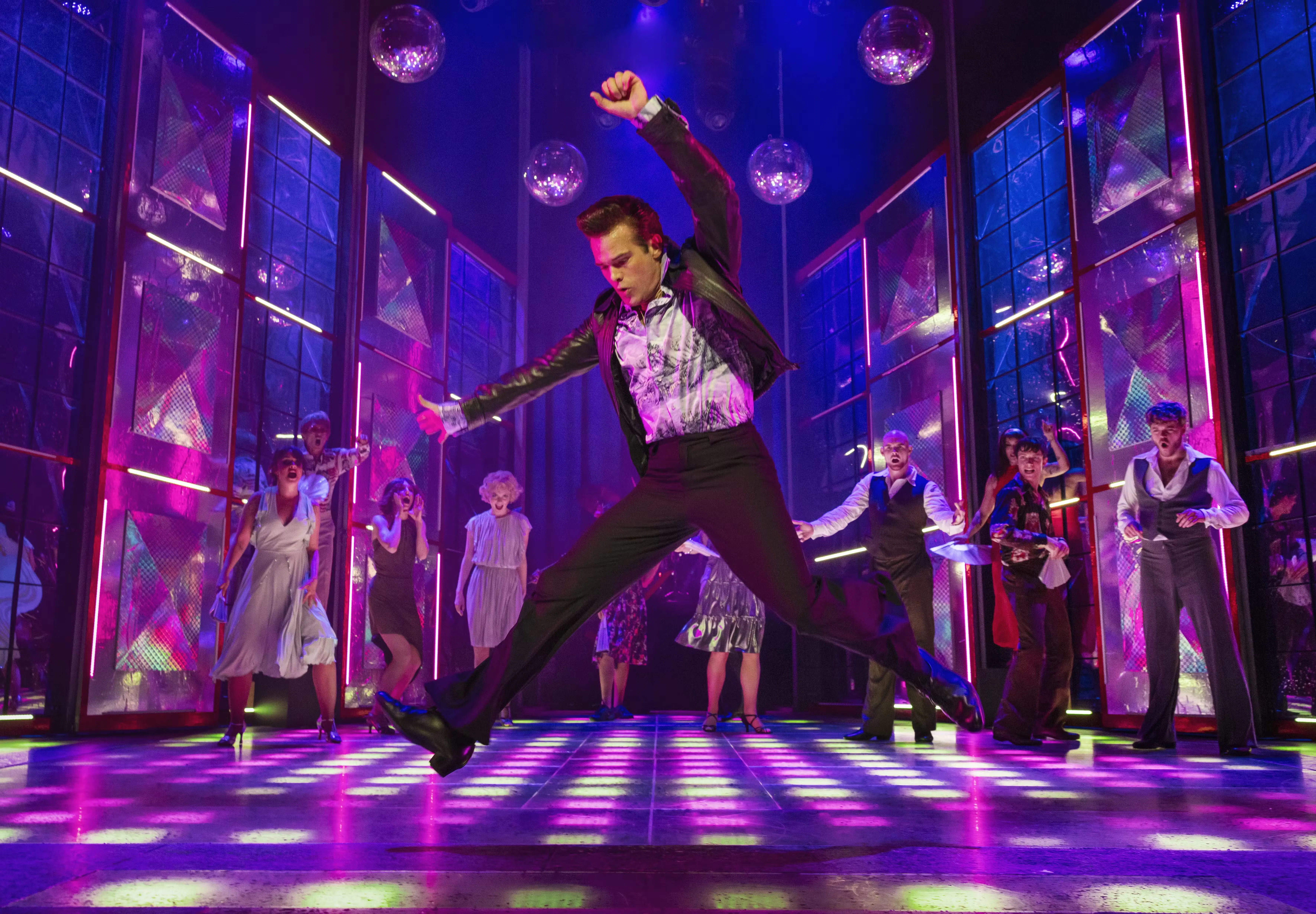 Anmeldelse af Saturday Night Fever Musical One & Only Musicals | Vi ...