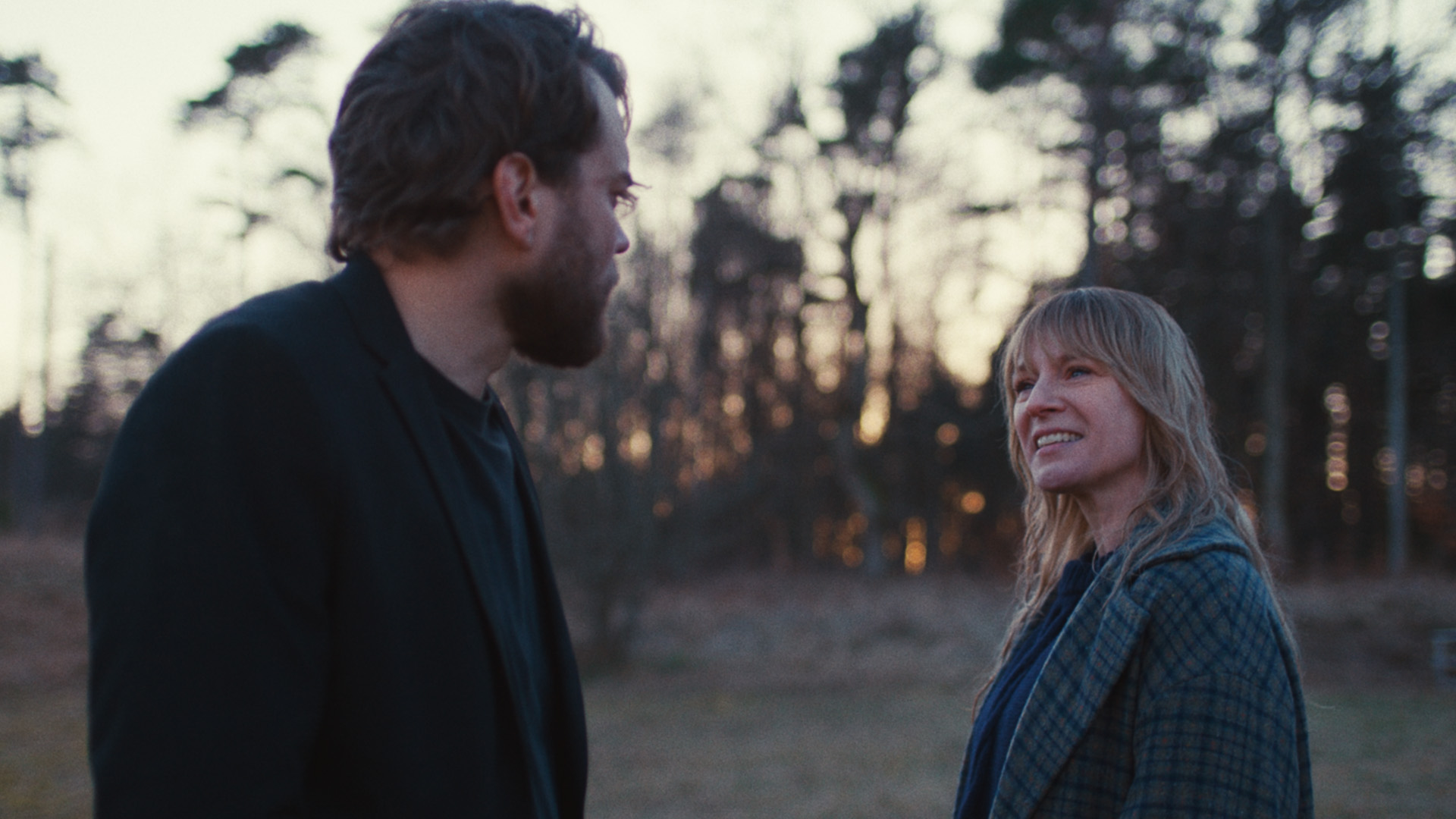 Anmeldelse af 'Den gode stemning' på TV 2 Play | Vi Elsker Serier